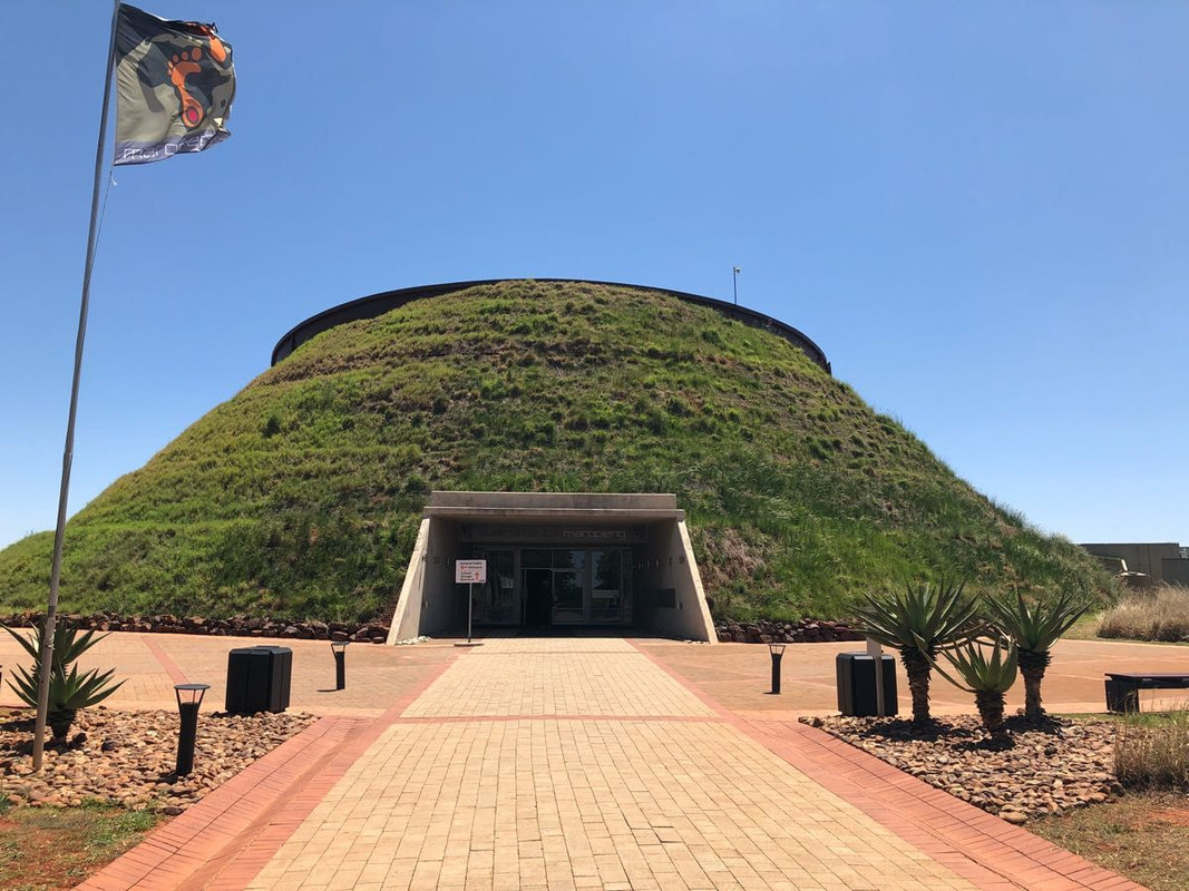 Maropeng Visitors Center jpeg — Postimages