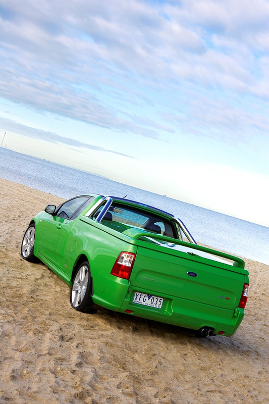 FG FALCON XR8 WITH OPTIONAL SPORTSBAR & HARDTOP — Postimages