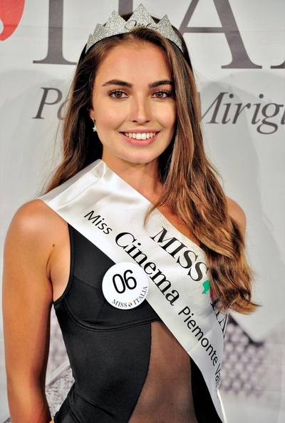 Classify Italian Girl Model
