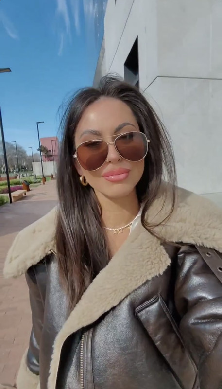 08 E5 DEE8 F978 489 C BC25 EC03 AA2 CB8 C5 — Postimages