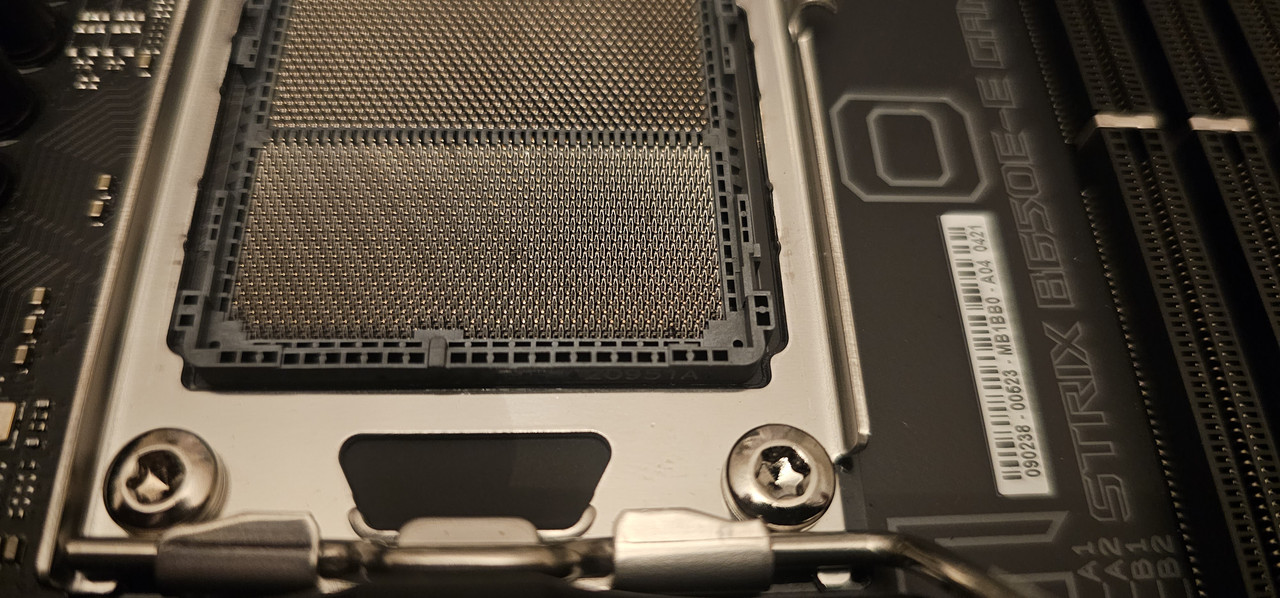 Question - AM5 bent pins, Are these severe? | Tom's Hardware Forum