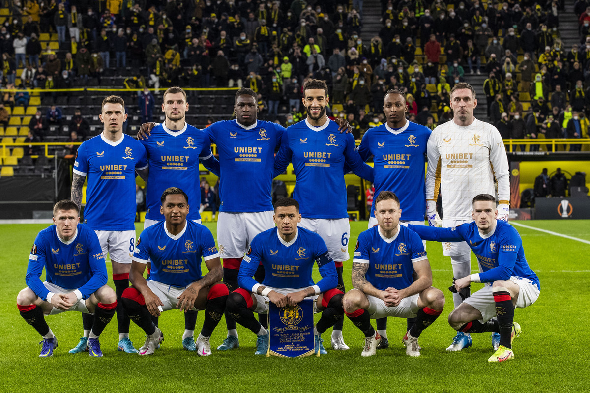 170222 Borussia Dortmund v Rangers Team Photo 70 — Postimages
