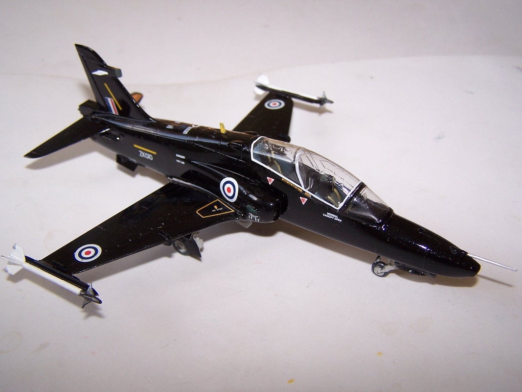 Italeri Hawk100 FS — Postimages