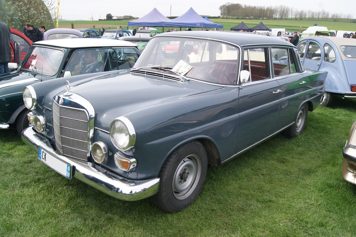 200 D W110 1965 N°6 — Postimages