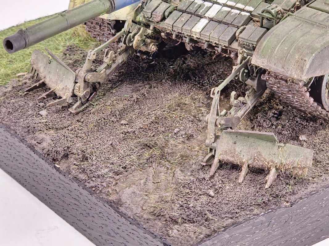 Captured T-72B1 with KTM-6 and ERA armour. - Ready for Inspection ...