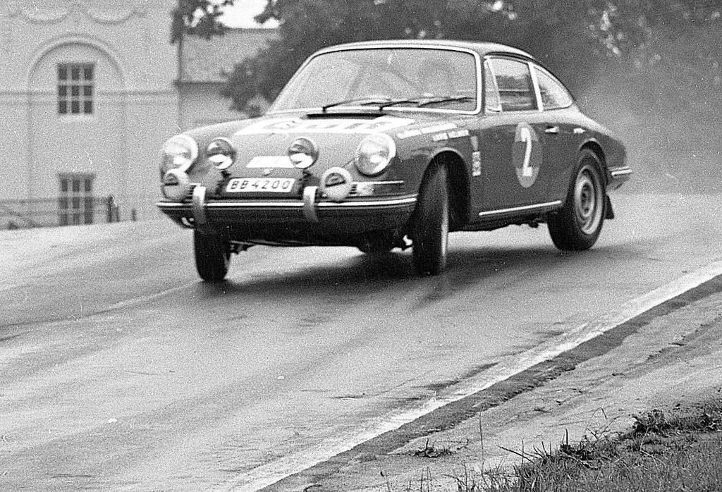 Hard At Work - Porsche Pictures Past