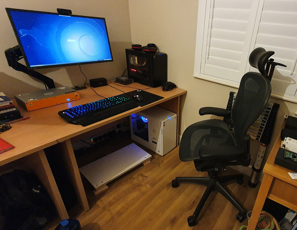 office desk — Postimages