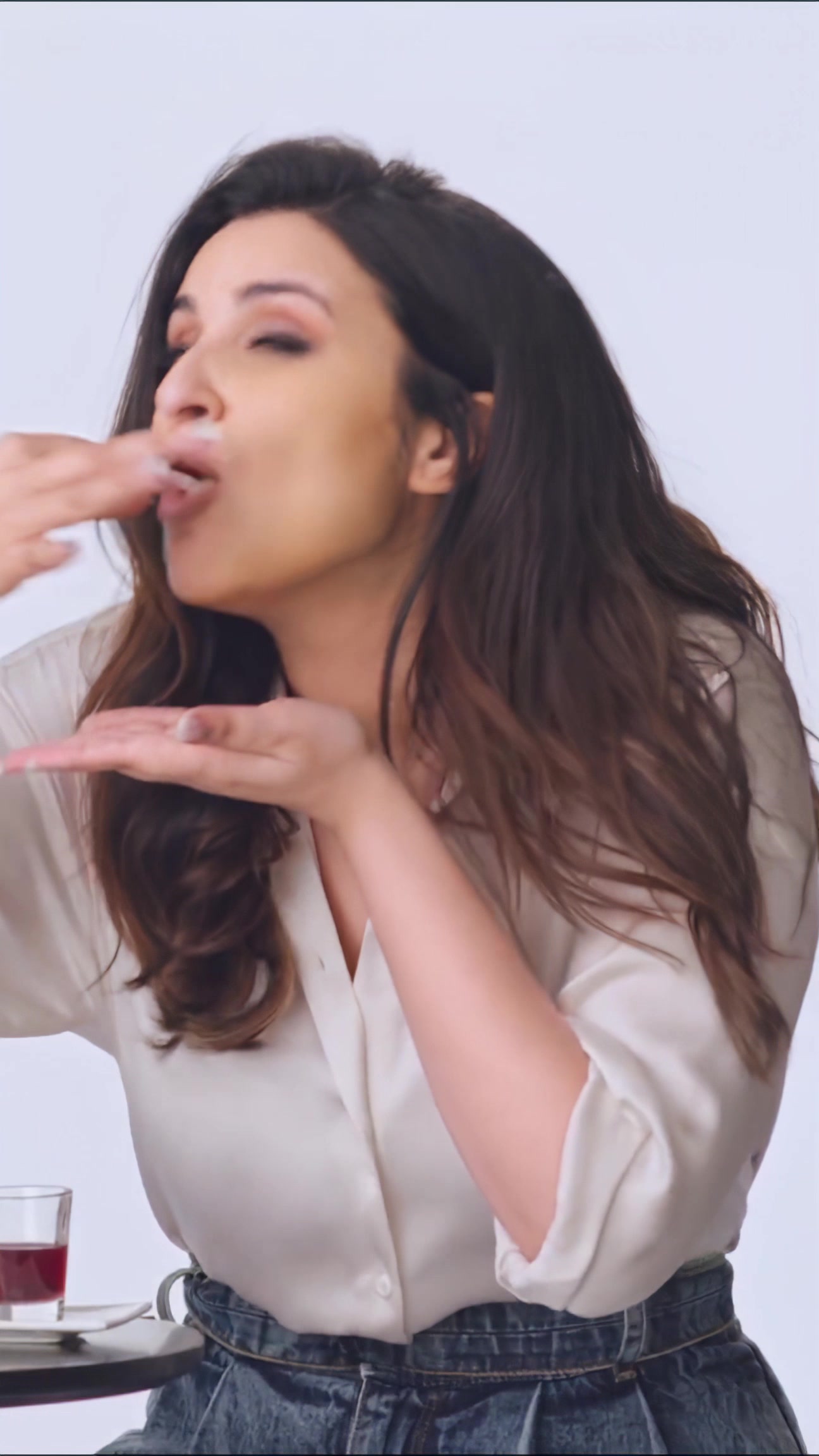 Parineeti Chopra WEIRD THINGS 56 — Postimages