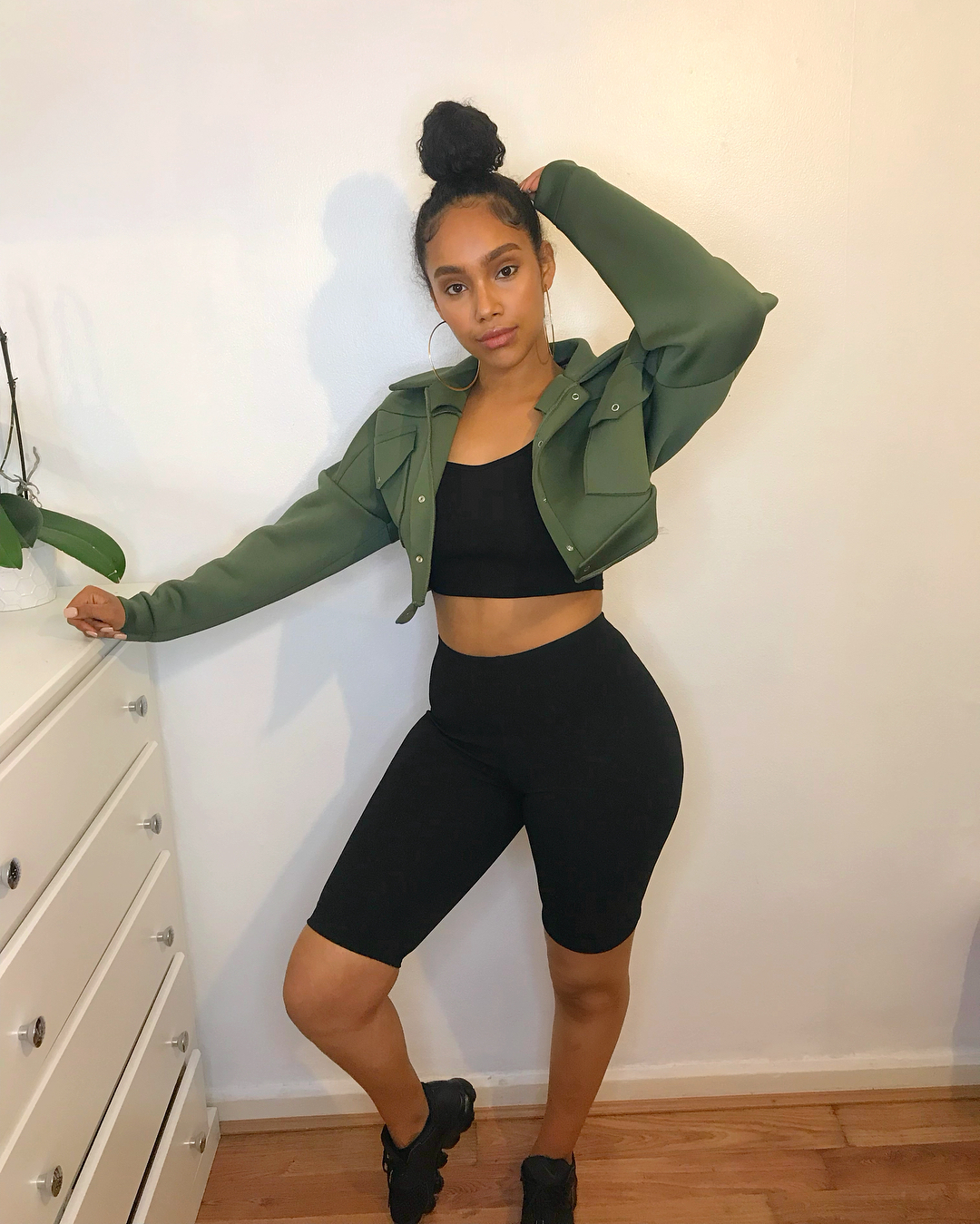 mika (42) — Postimages