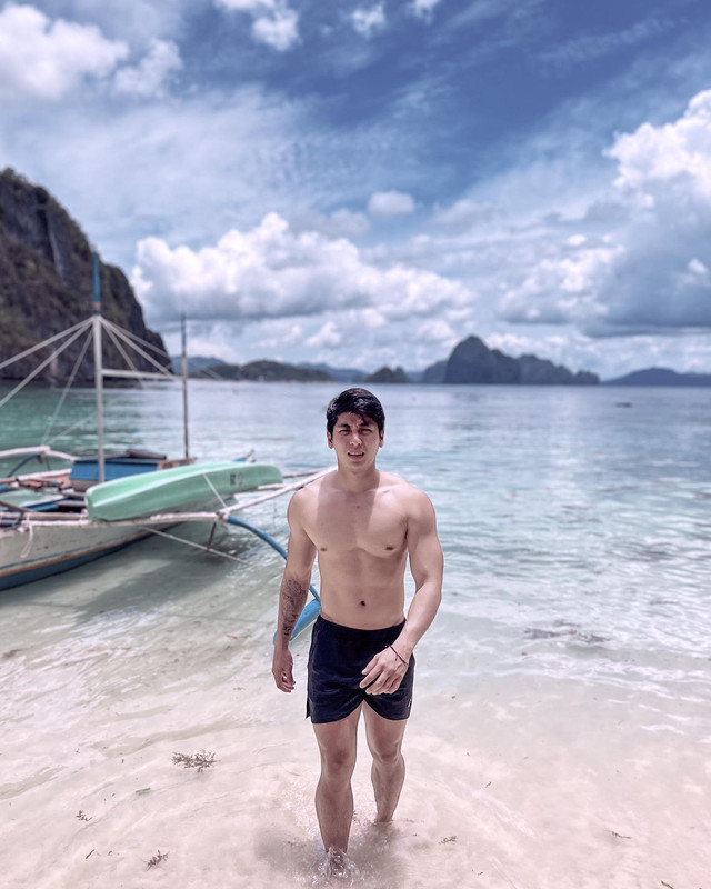 Photo by Mon Mendoza in Papaya Beach El Nido Palawan — Postimages