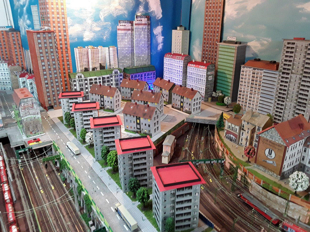 RE: Anhalterbahnhof und Hamburg Hbf in Spur Z - 24