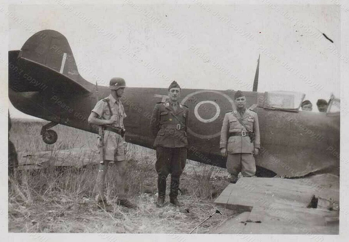 Spitfire Sizilien Italien 01 — Postimages