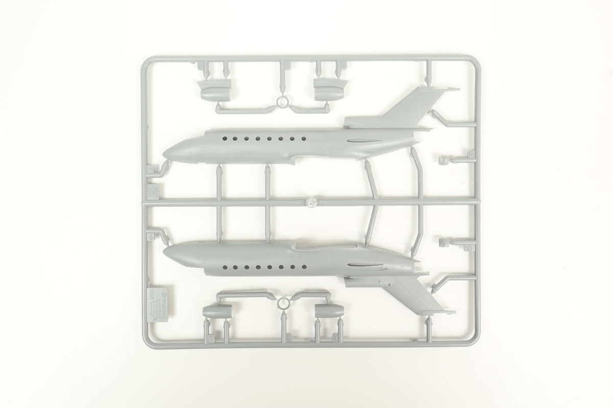 1/144 - Yakovlev Yak-40 "Codling" by Zvezda - released - The ...