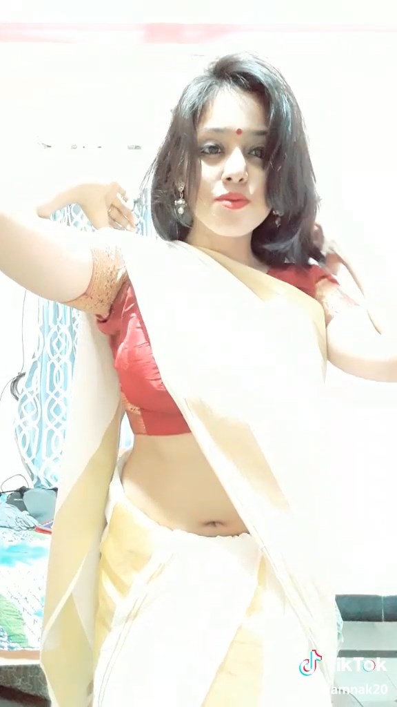 mallu girl navel show in white saree mp4 snapshot 00 05 383 — Postimages