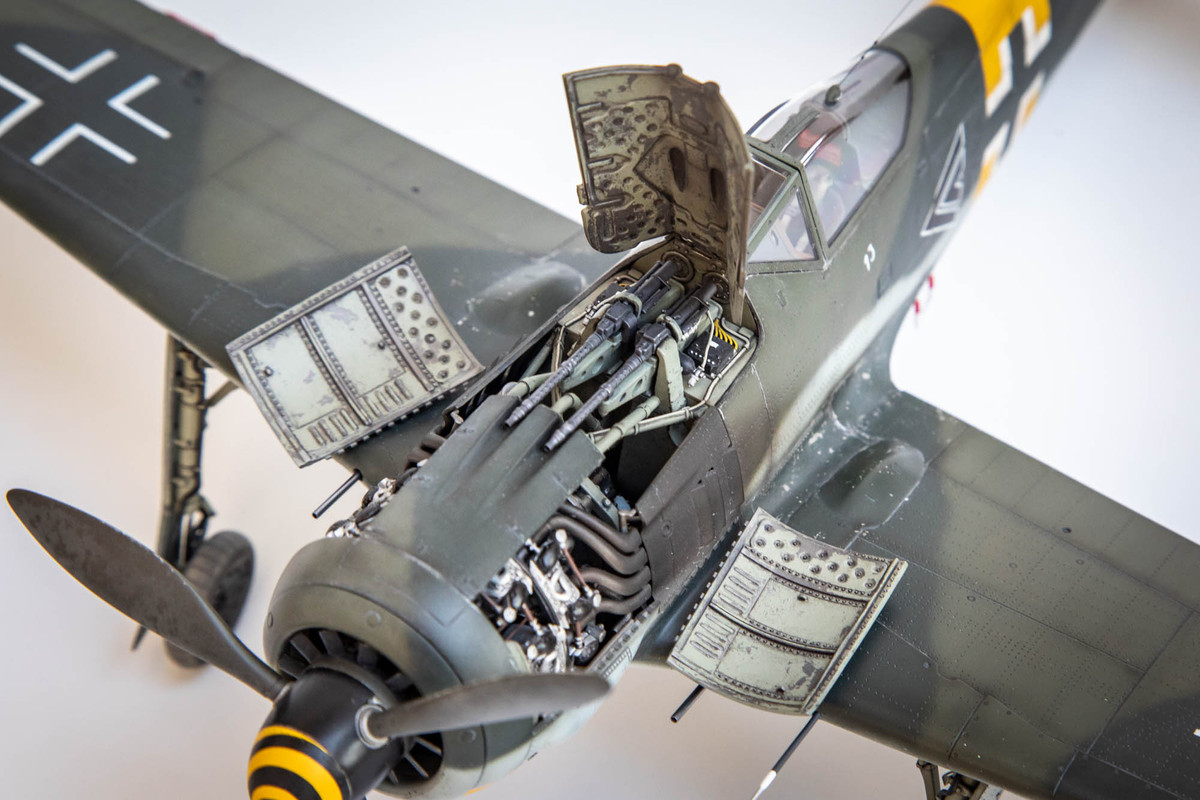 Border 1/35 Fw 190A-6 Nowotny Double Chevron - Ready for Inspection - Large Scale Planes