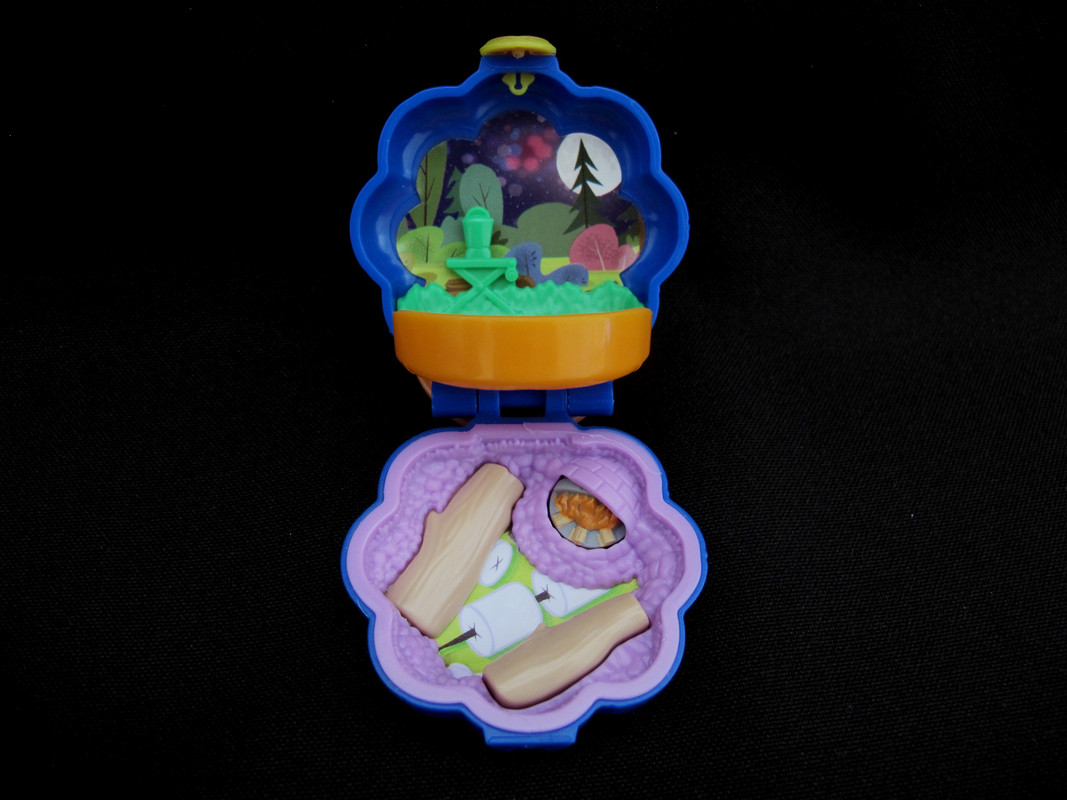 2017 Polly Pocket Out of Sight Campsite Compact Tiny Pocket Pla — Postimages