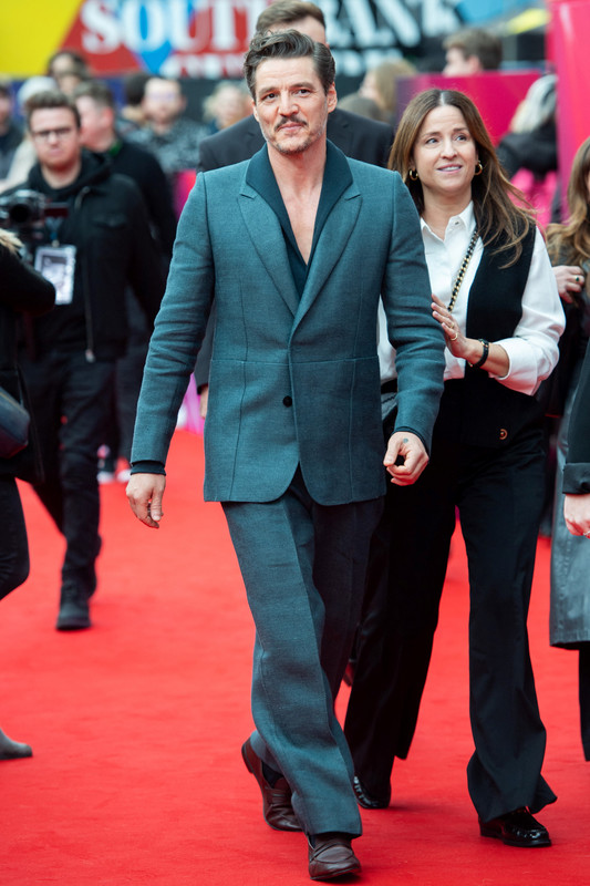 Pedro Pascal 003 — Postimages