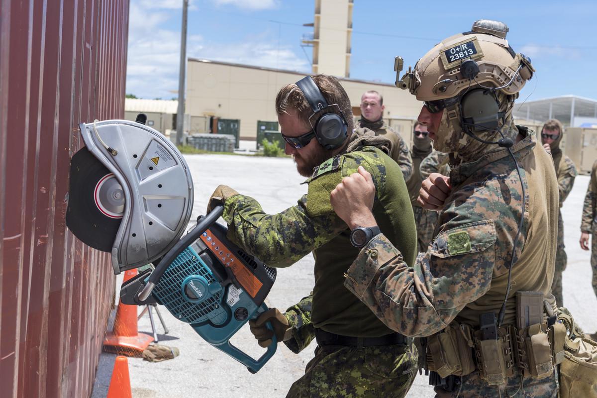 34 Outstanding Marine Recon