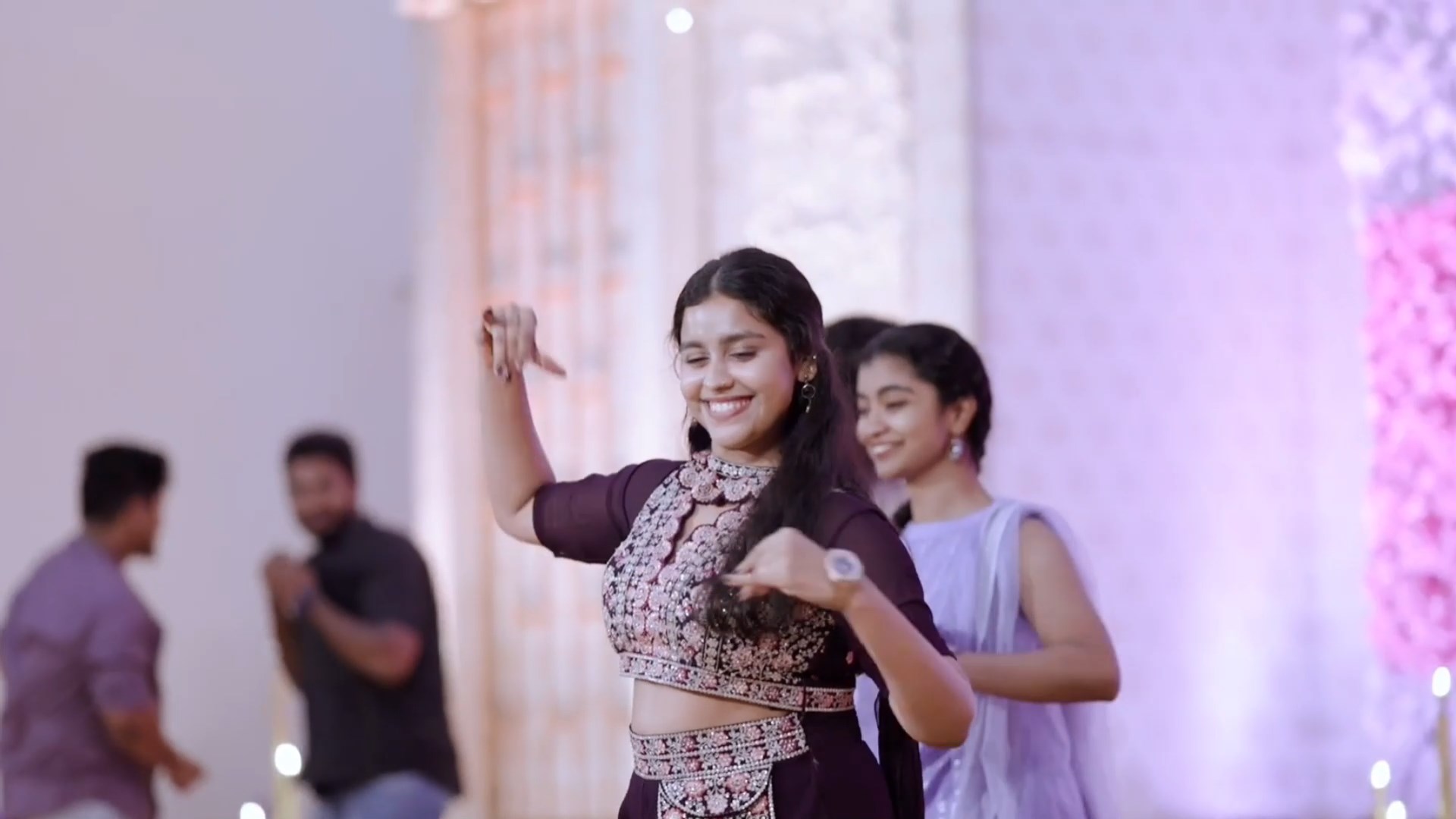 Chubby Malayali Girl bouncing boobs and cleavage mp4 snapshot 00 02 305 — Postimages