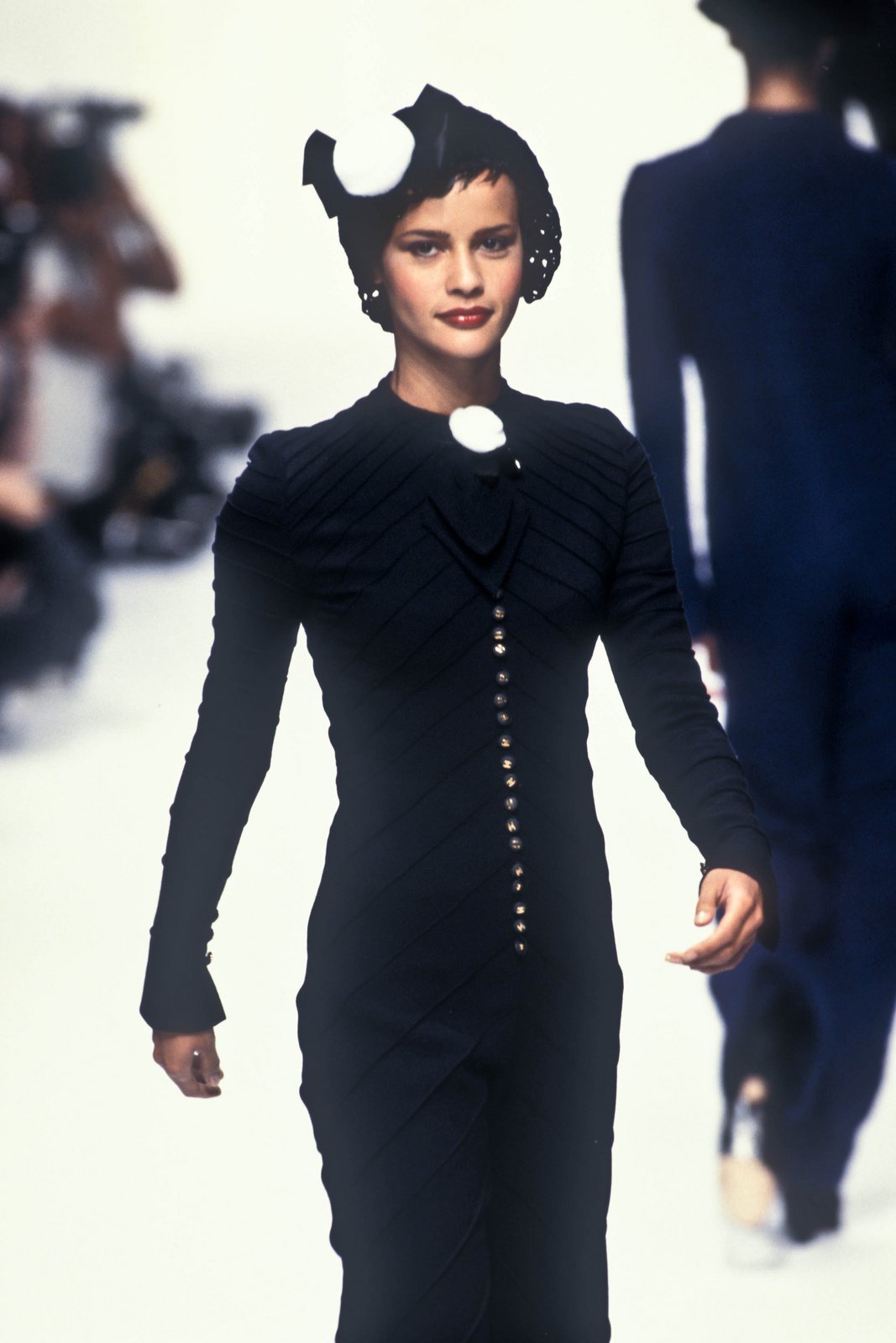 Fashion Classic: CHANEL Haute Couture Fall/Winter 1994 | Page 3 ...