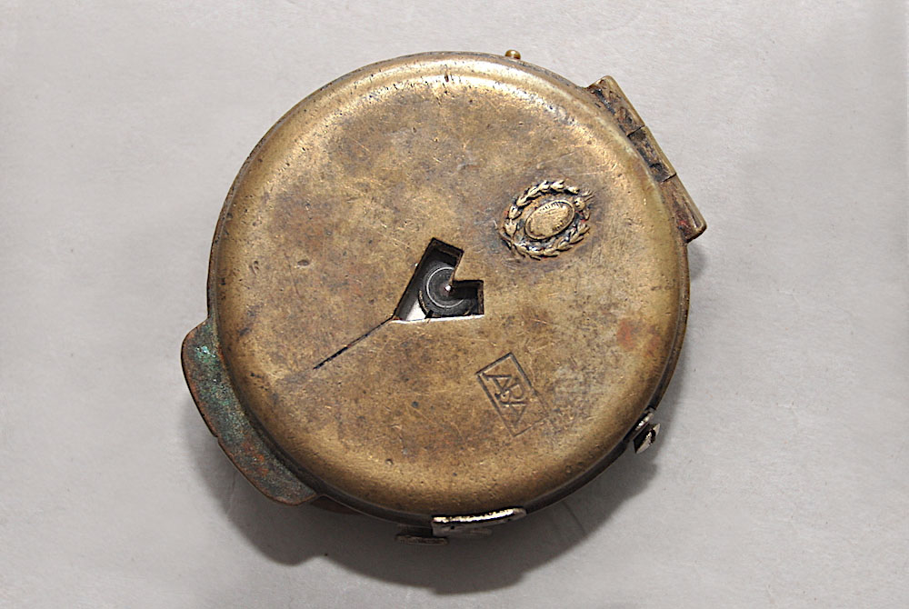 Compas de marcha Suizo de la Armada