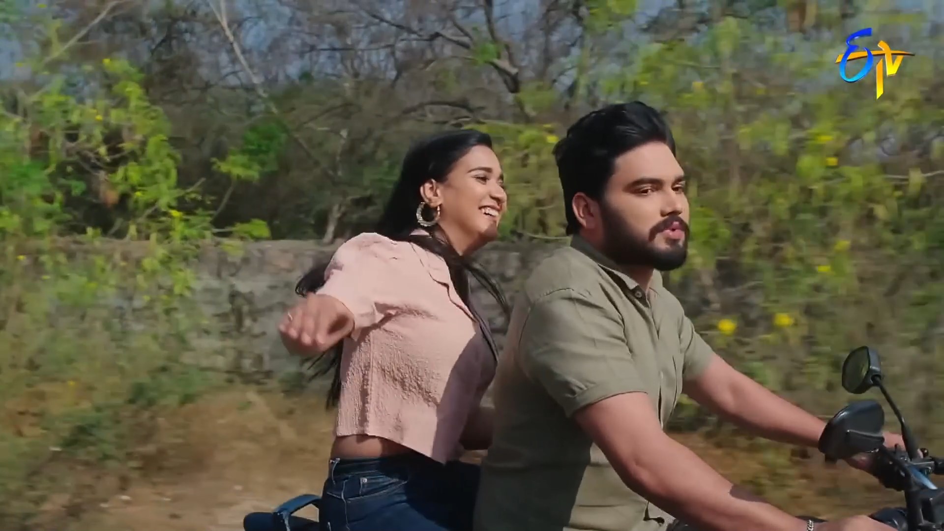 Rasgna Reddy Seducing by showing Sexy navel mp4 snapshot 00 41 169 — Postimages