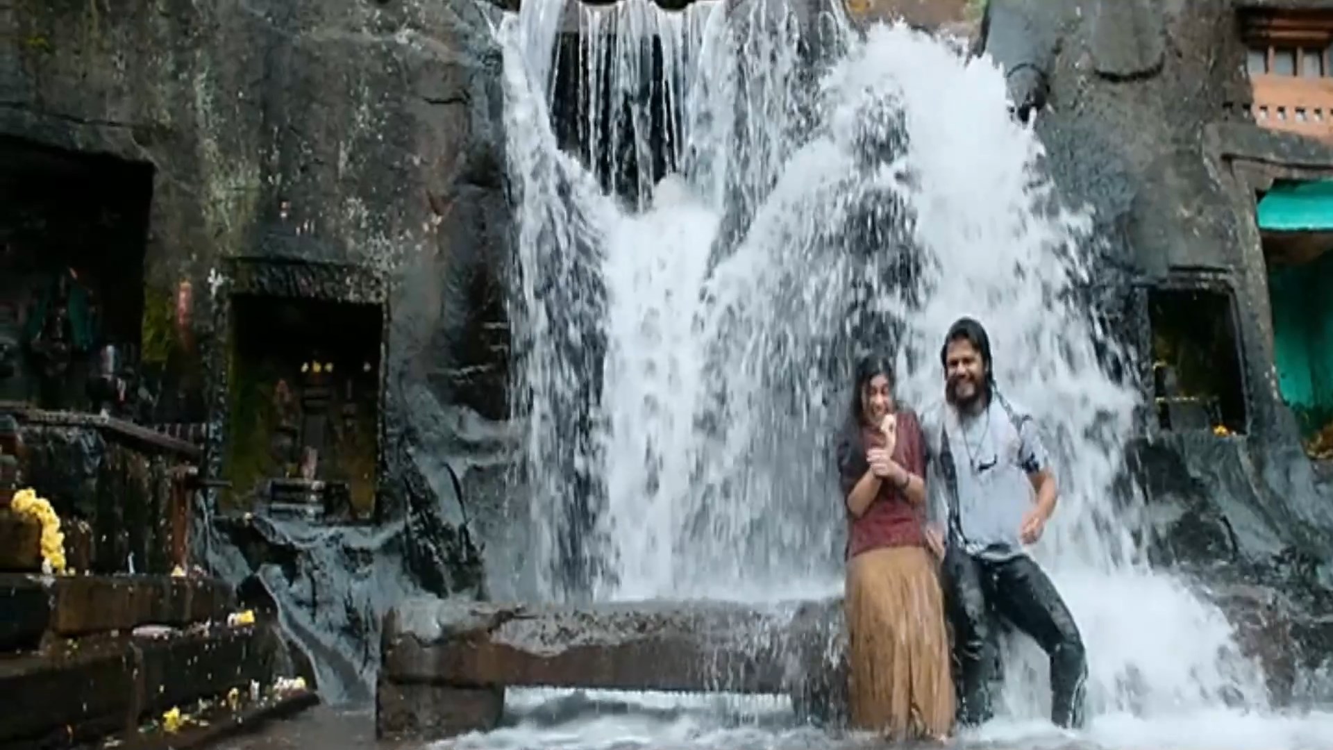 Hot steamy scenes and manasa cleavage from highway movie mkv snapshot ...
