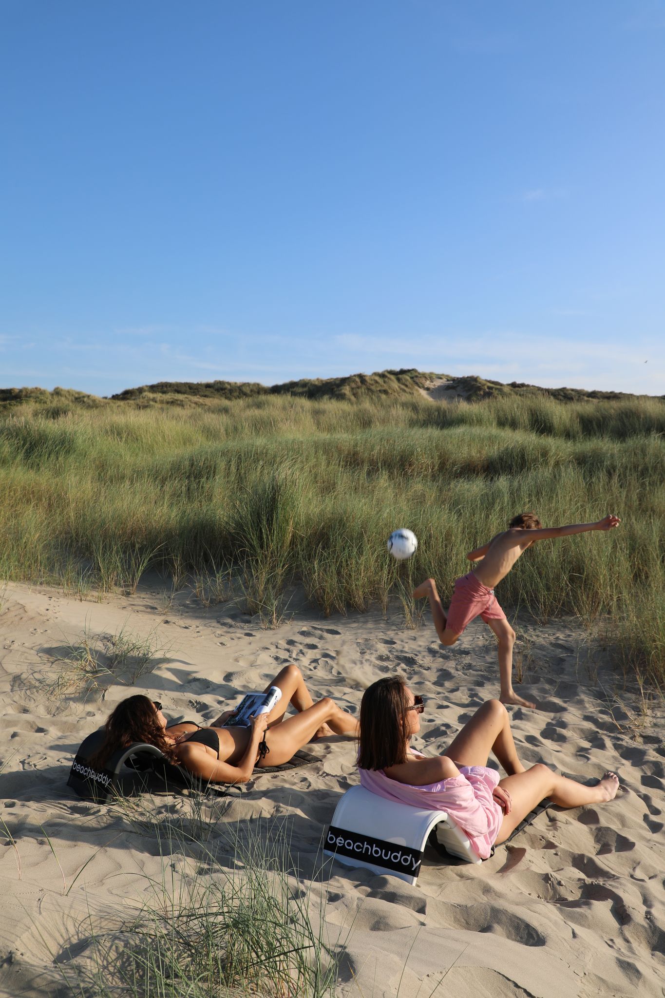 BEACH BUDDY CHARCOAL 1 — Postimages