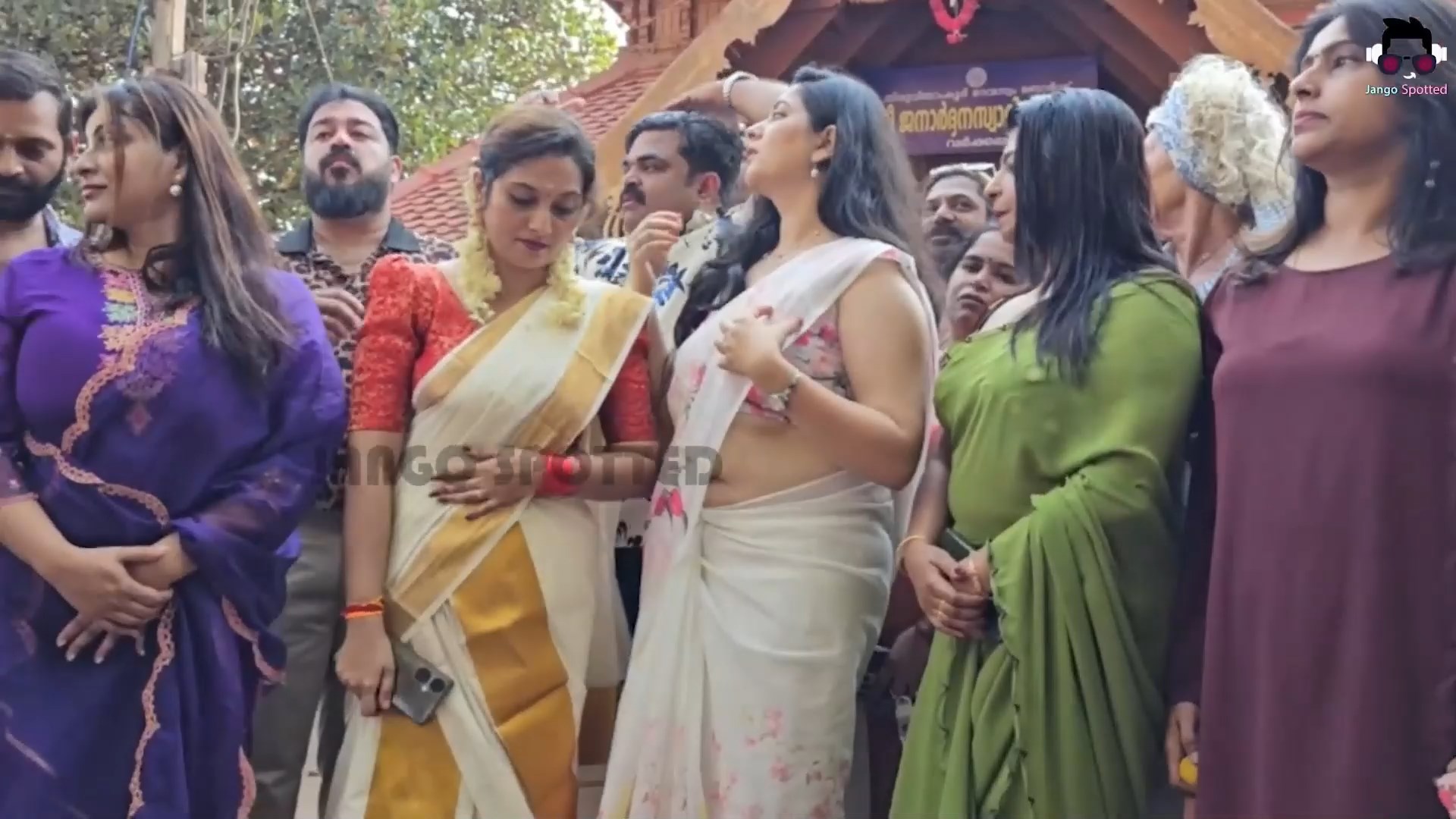 Ksudha Wide Tummy and Big Deep Open Navel Hole , Anna Rajan Huge Tight ...