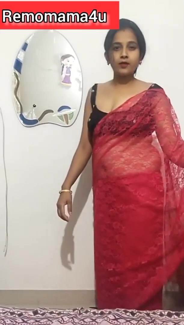 Hot Aunty Saree Slip Seducing Melons Thopul Navel Curvy hip Hipfolds 😋💦🔥🤤 mp4 0004 — Postimages