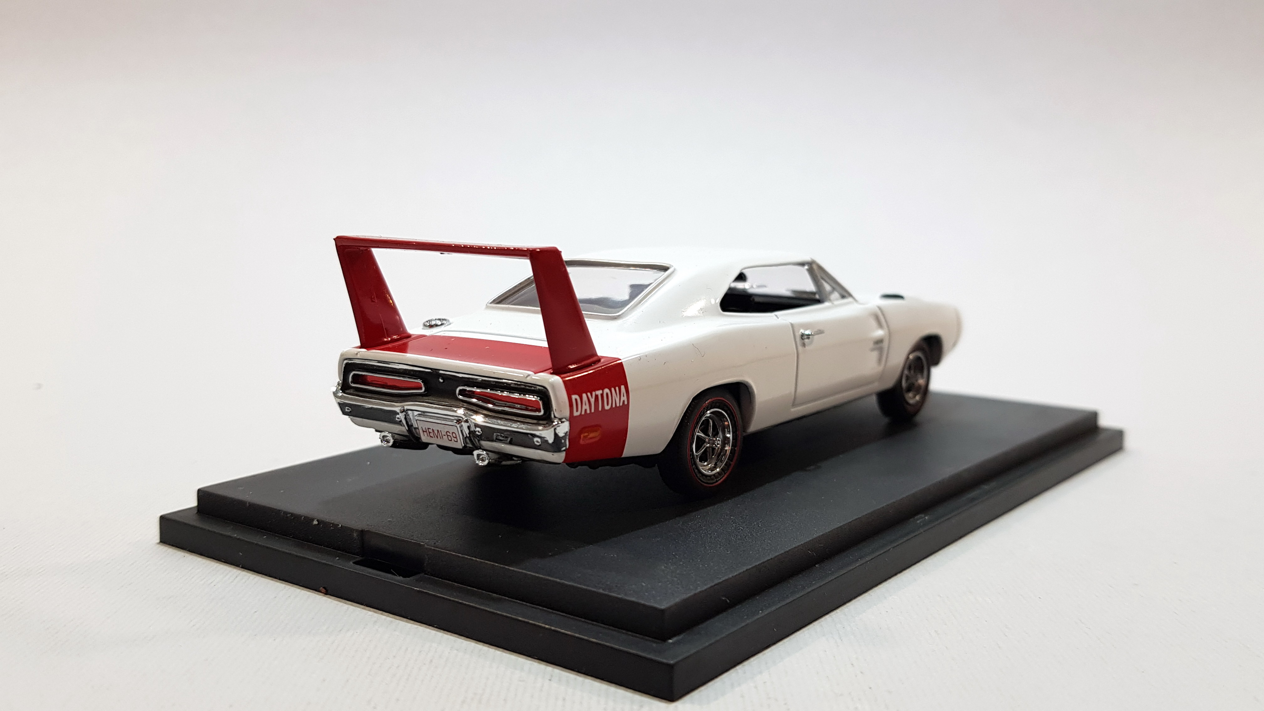 CH69 DYTN502 — Postimages