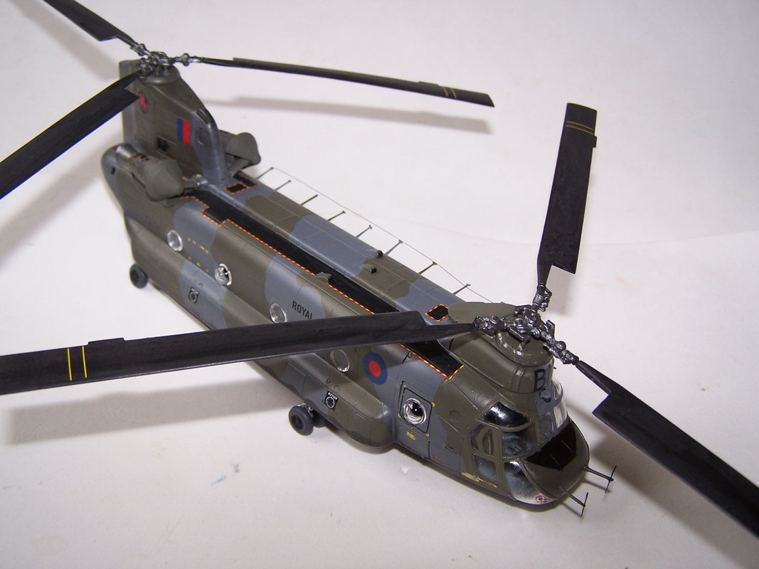 Italeri Chinook BN FS — Postimages