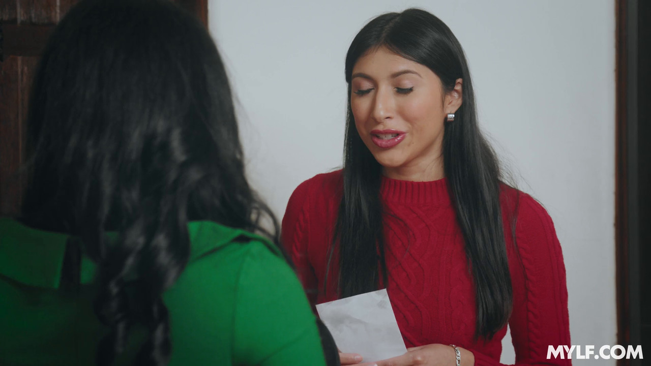 Sheena Ryder Sheena Makes the Naughty List MYLF mp4 0005 — Postimages