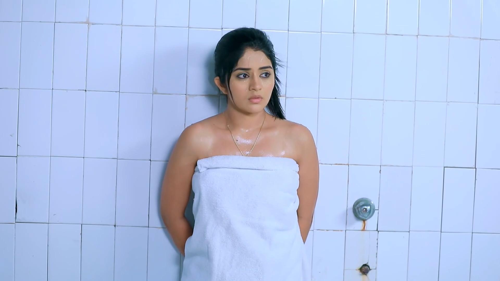 Megha Shetty Bath Towel mp4 20210607 213419 762 — Postimages