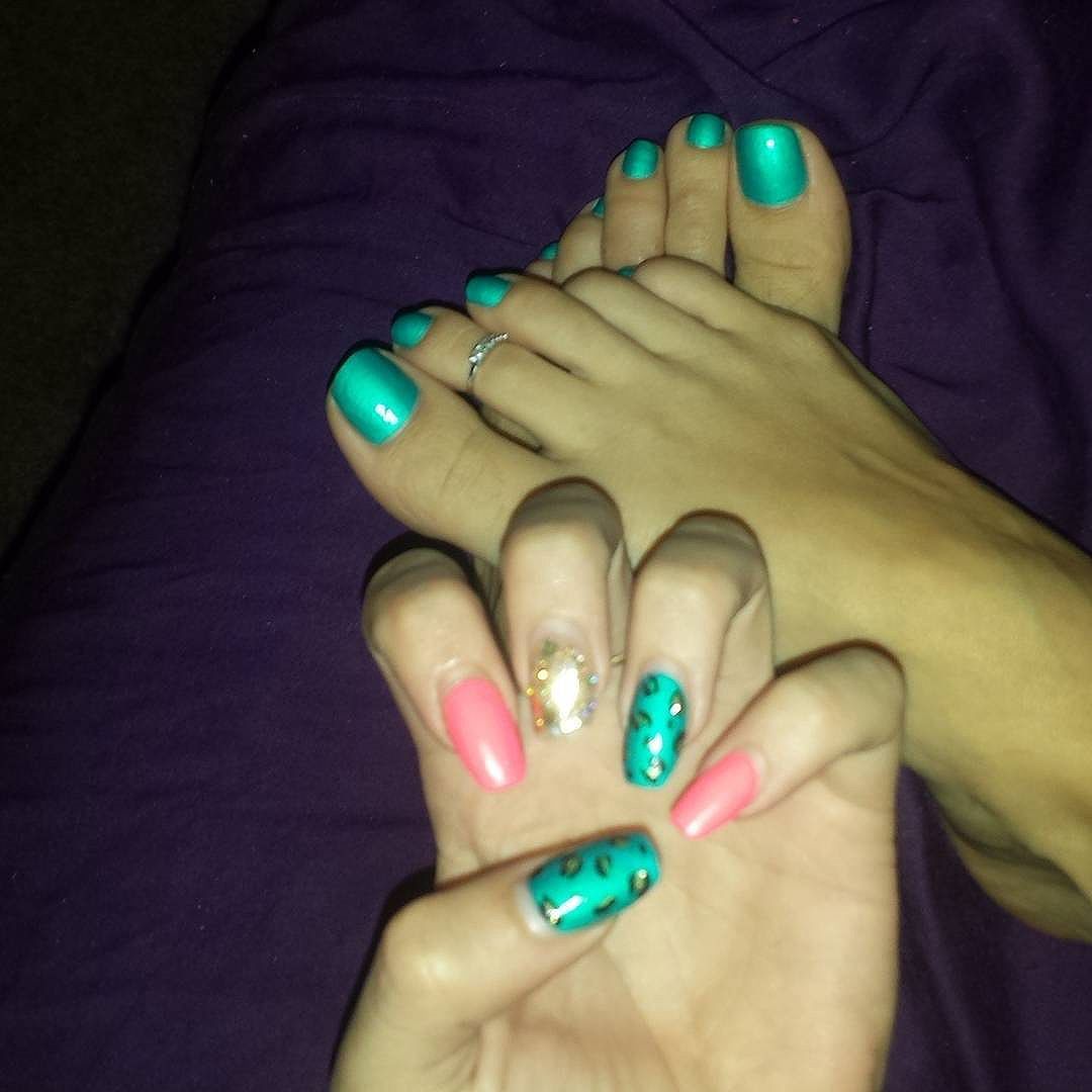 Vicky Vixxx Feet 2154010 — Postimages