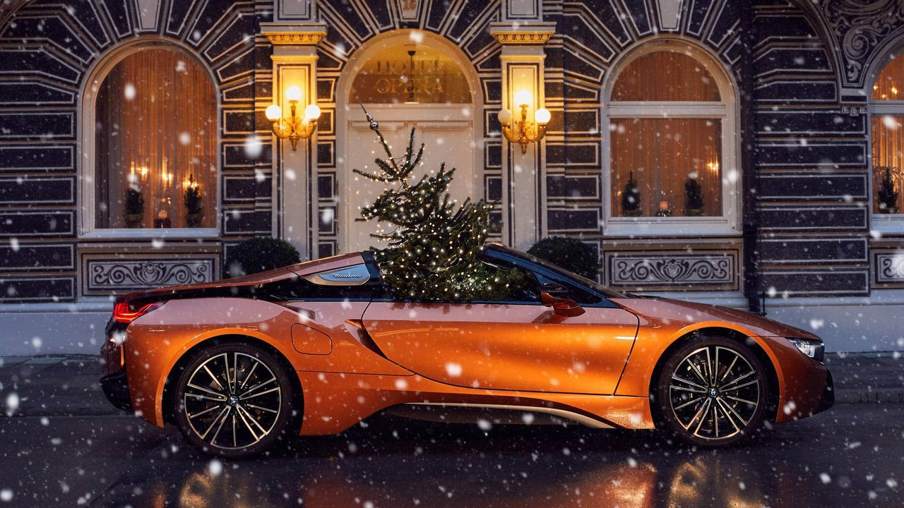 Bmw i8 christmas tree 1 1 — Postimages