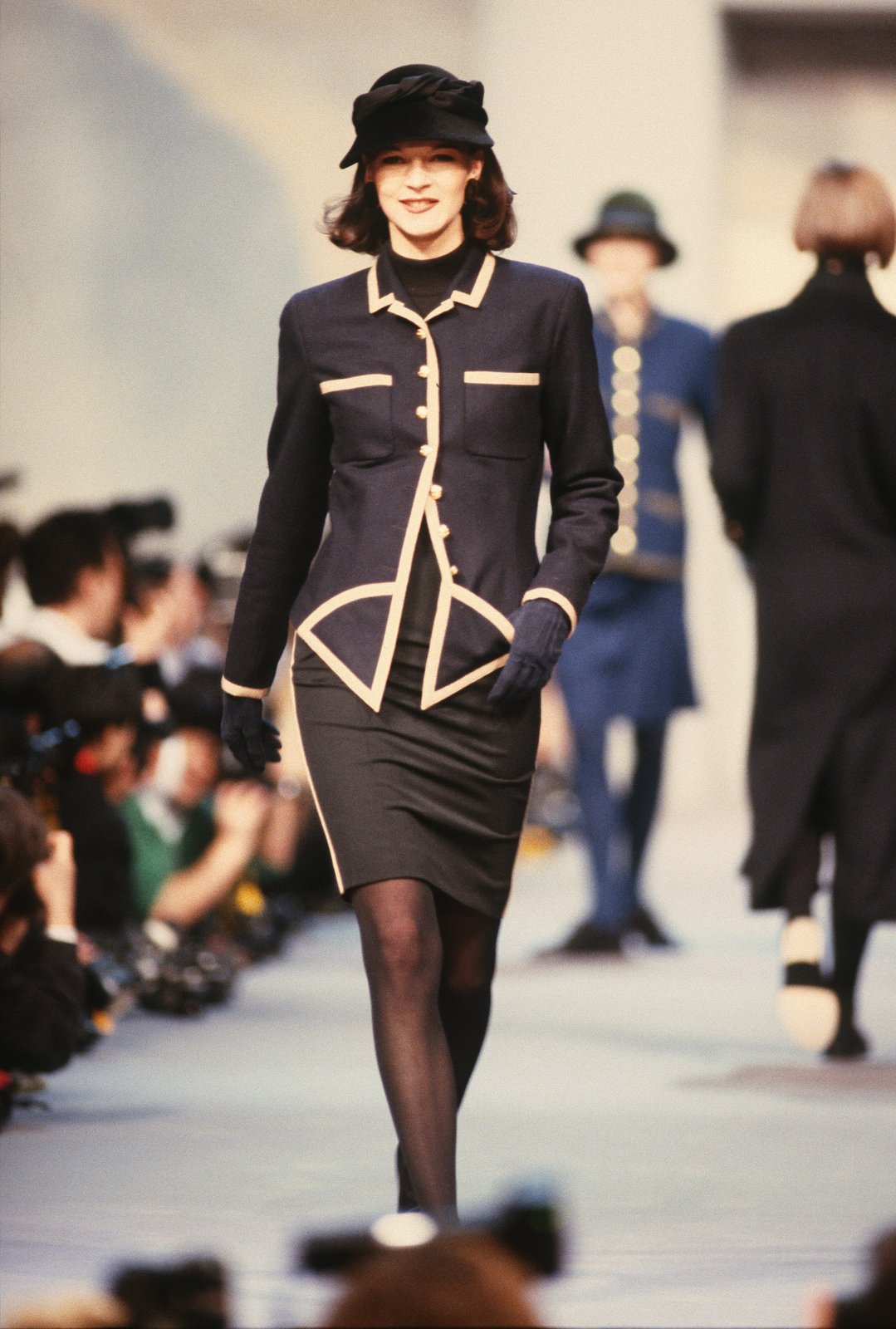 Fashion Classic: CHANEL Fall/Winter 1989 | Page 2 | Lipstick Alley