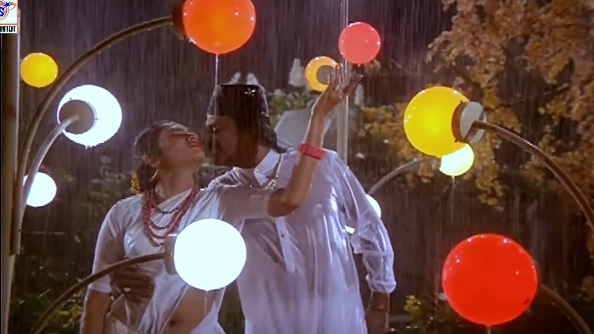 Navel Queen Shobana Big Wide Deep Navel Scenes from Siva Movie mkv ...