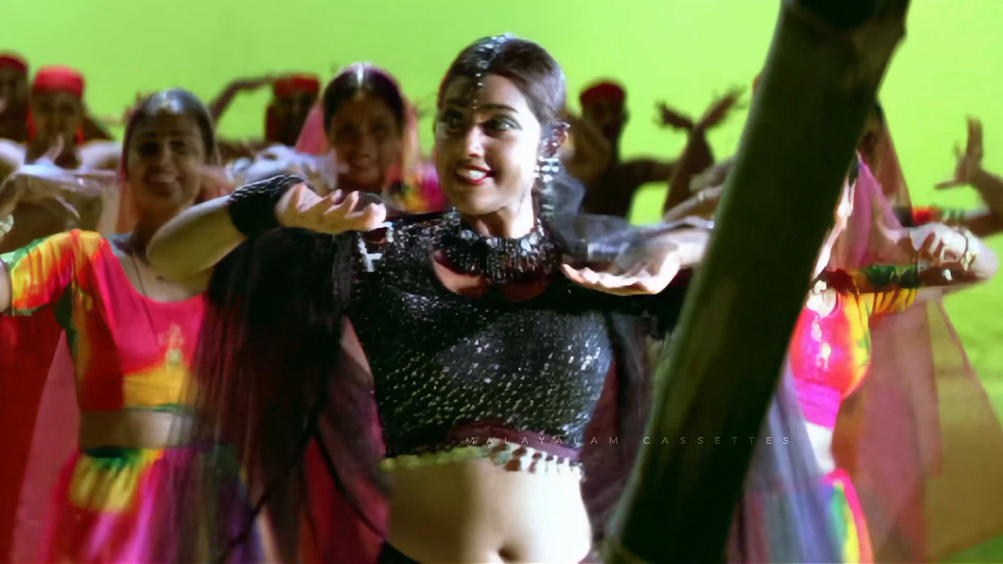 Meena Big Deep navel Dreams mp4 snapshot 00 34 437 — Postimages