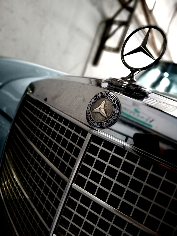 MERC W108 EA2201 Bd7 — Postimages