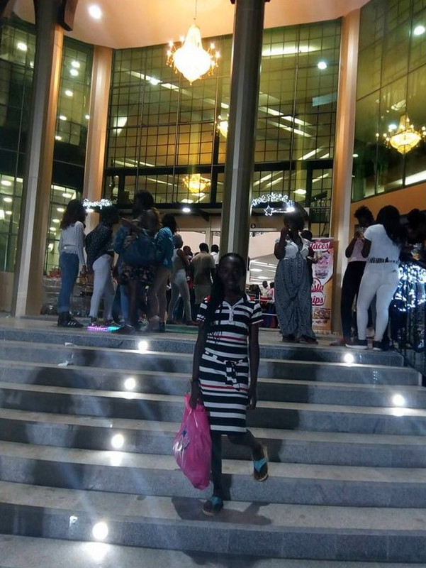 douala shopping mall fghjkl — Postimages