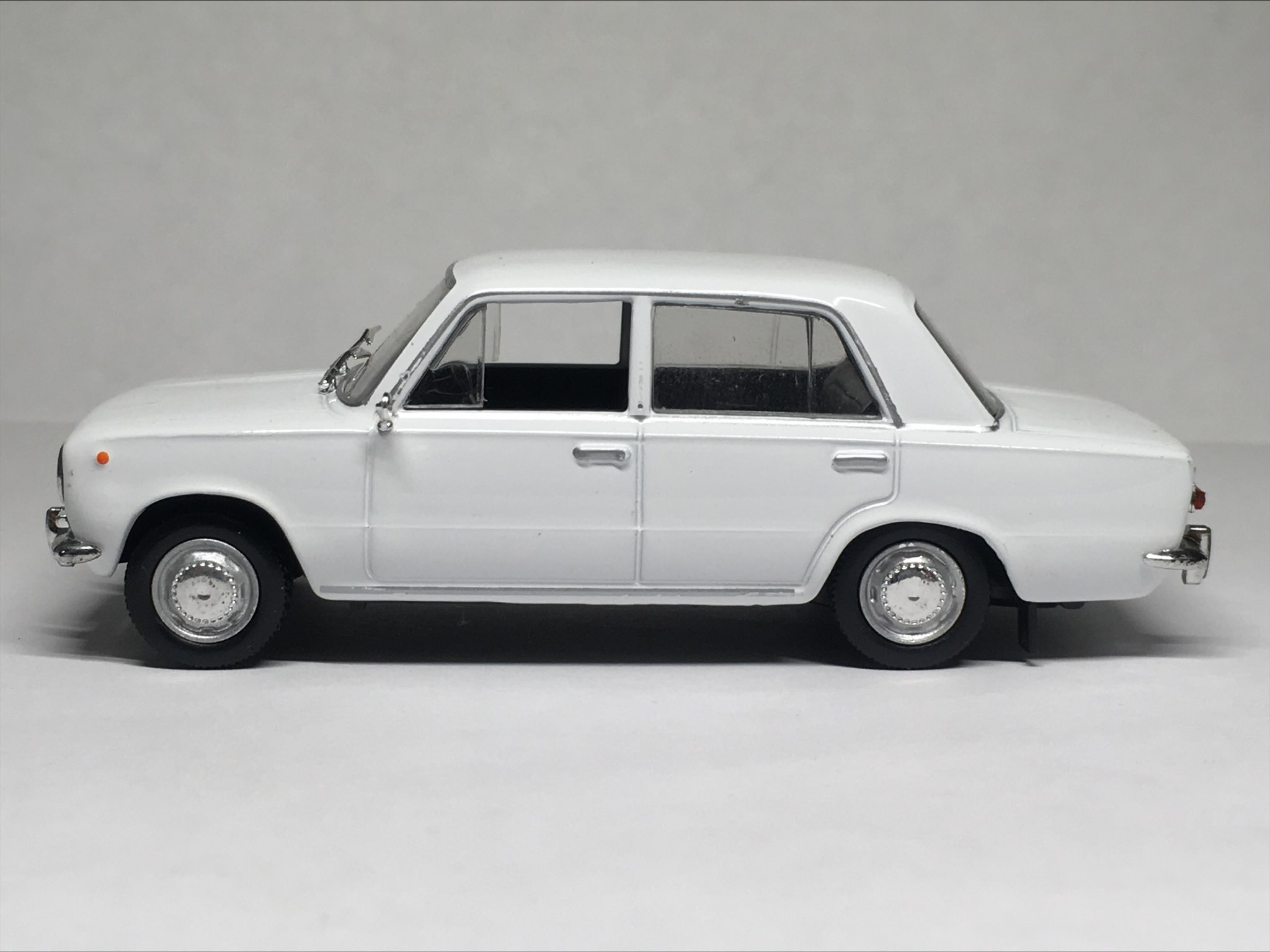 2101 4 — Postimages