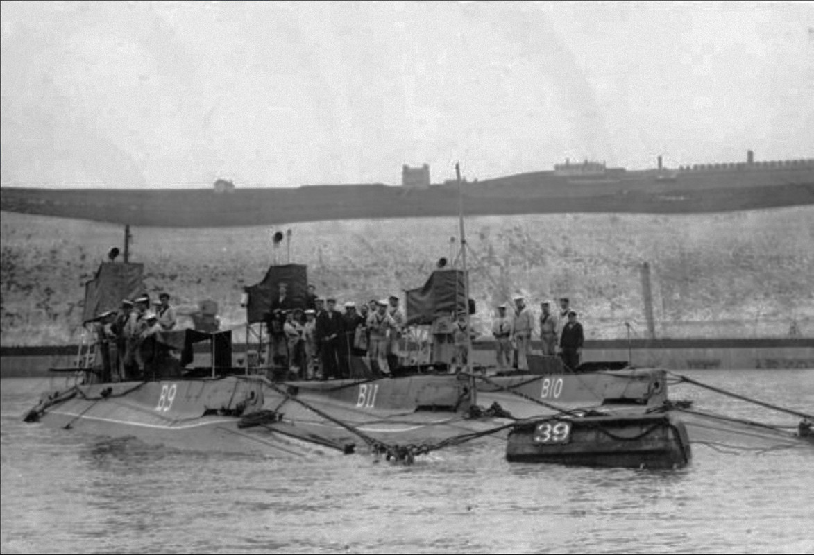 HMS B 9, B 11 и B 10 — Postimages