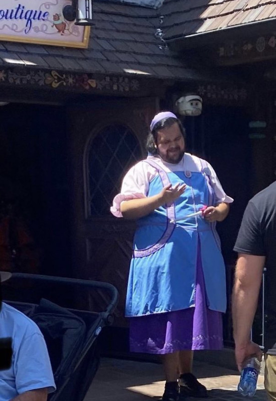 Bearded Disney World employees wearing dresses > General Discussion ...