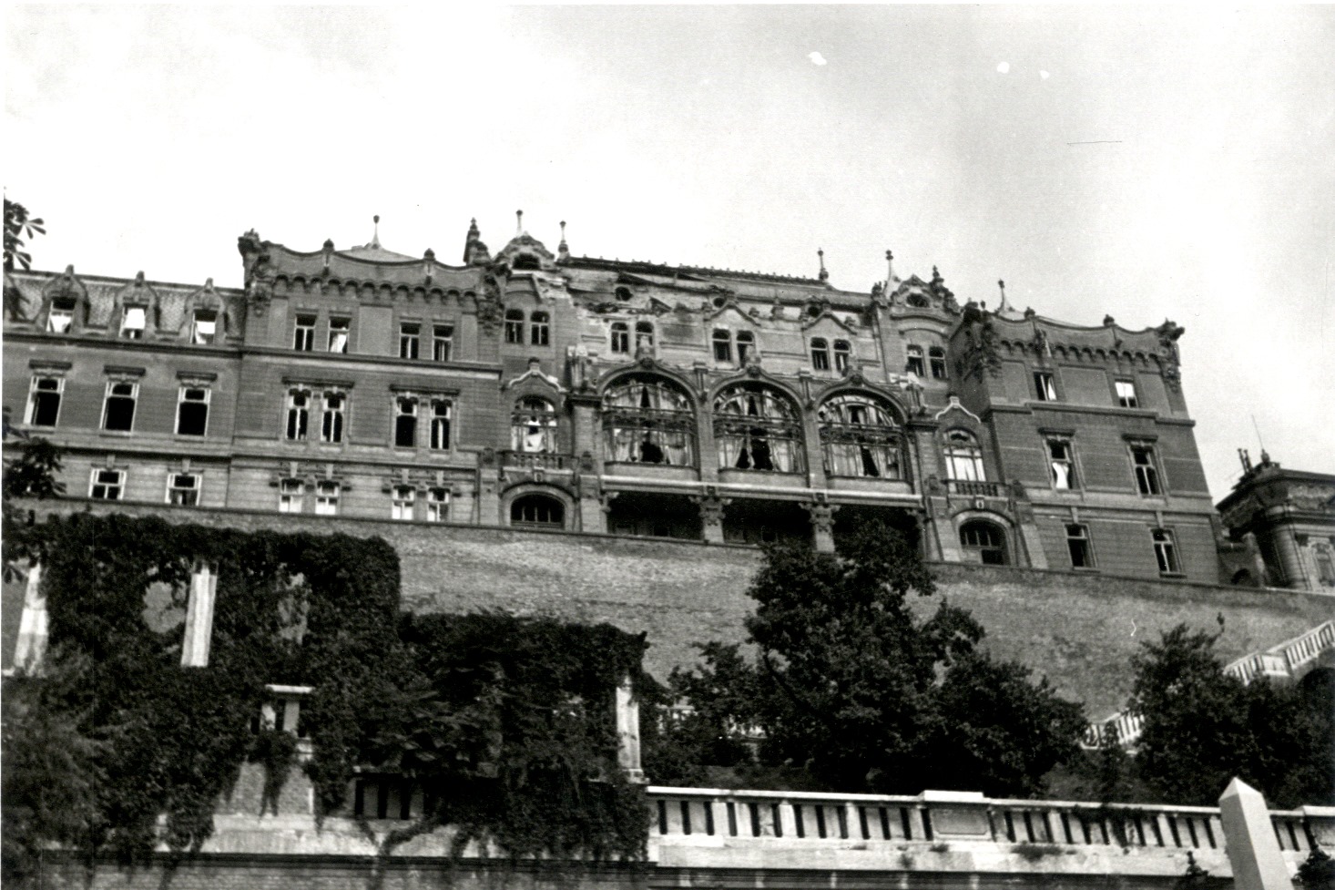 1944 12 — Postimages