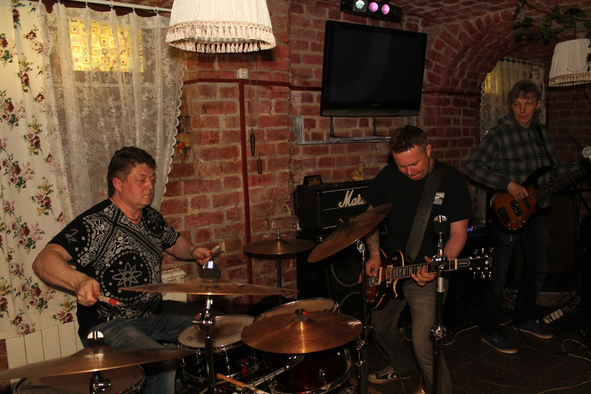 Ii HNXJwu KX8 — Postimages