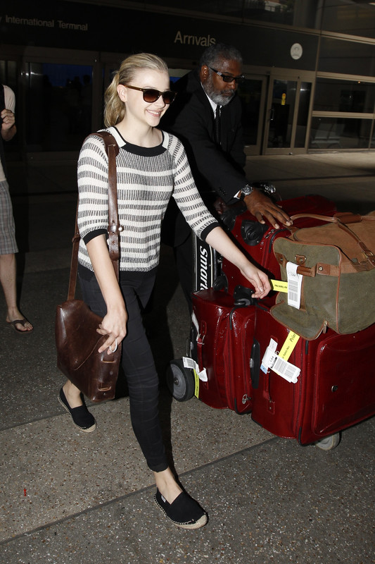 Preppie Chloe Moretz arriving into LAX Airport 2 — Postimages