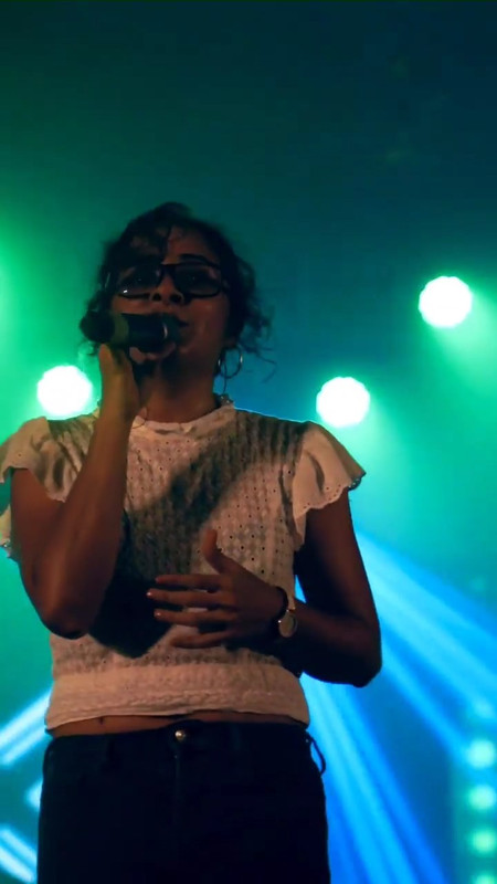 Anju Joseph First time clear Open Navel show while performance mp4 ...