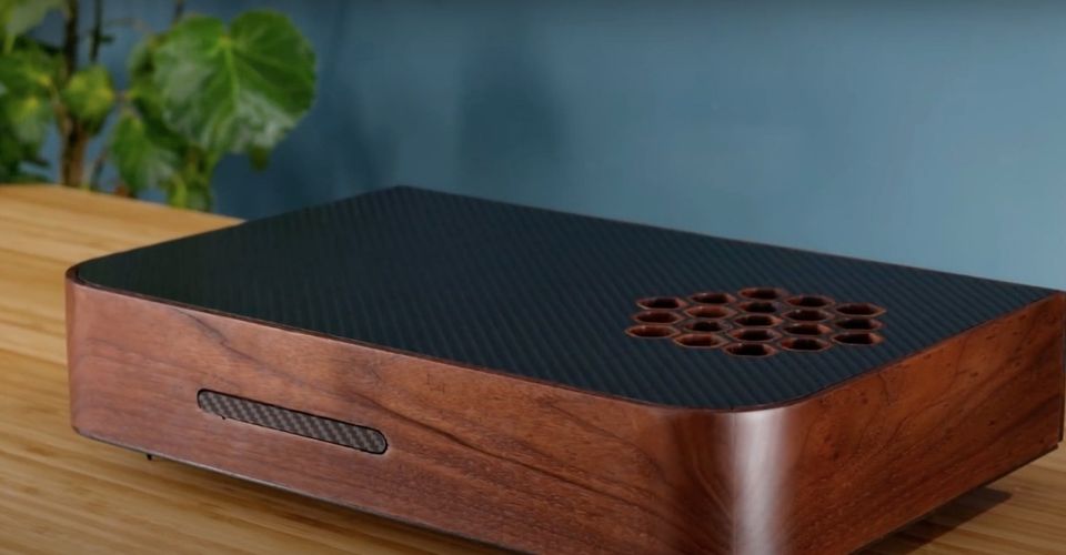 PlayStation 5 Rebuilt in Smaller, Stealthy Version | Lipstick Alley