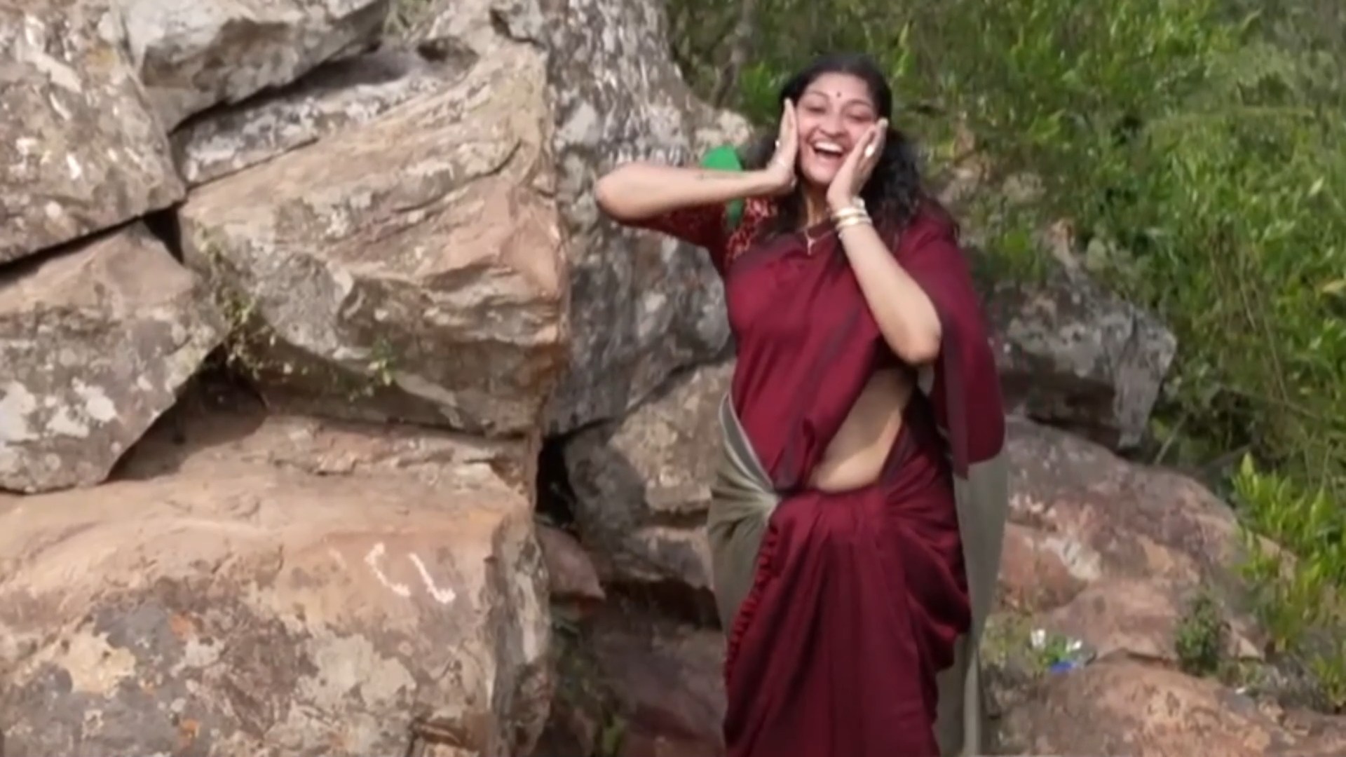 Neelima Rani Sexy Navel Slips in Maroon Saree mp4 snapshot 00 36 398 — Postimages